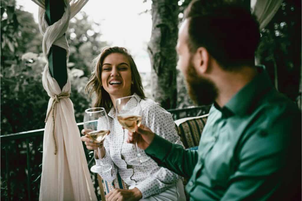 Cracking Up the Crowd: 80+ Funny Lines for Your Maid of Honor Speech ...